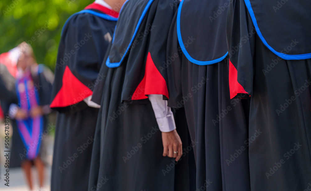 graduation ceremony of students Wearing Mortarboard at graduation ...
