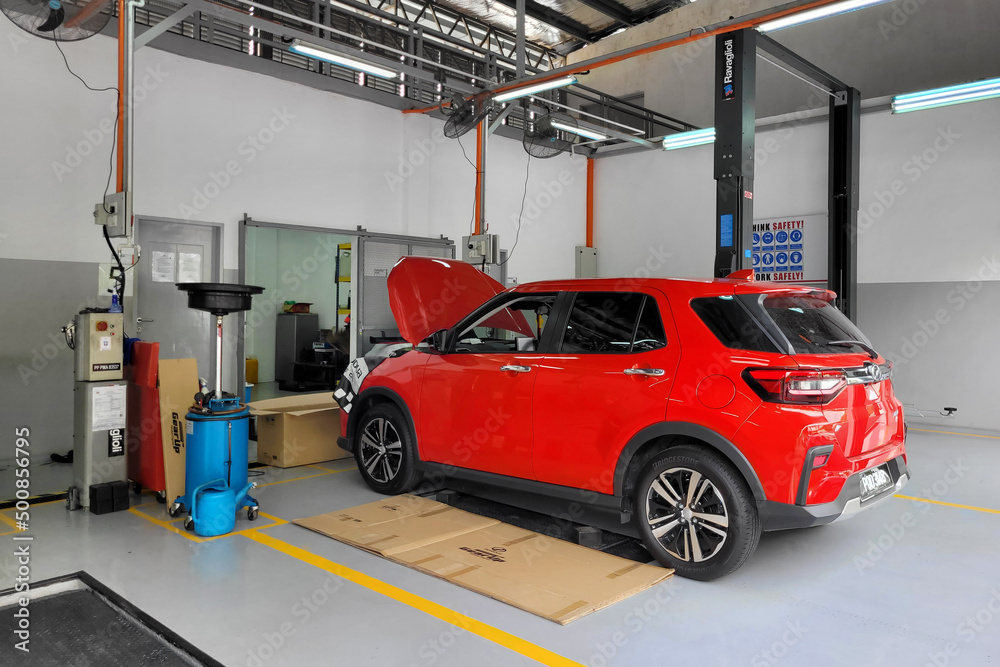 PENANG, MALAYSIA -16 MAR 2022: Perodua car services and maintenance ...