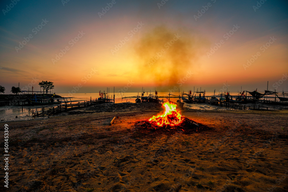 Blurred nature background view of naturally occurring trees and ...