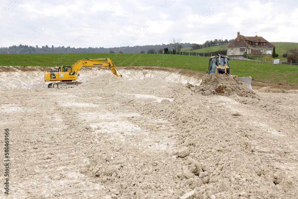 Foto de Terrassement d'un terrain marneux avant construction d'un ...