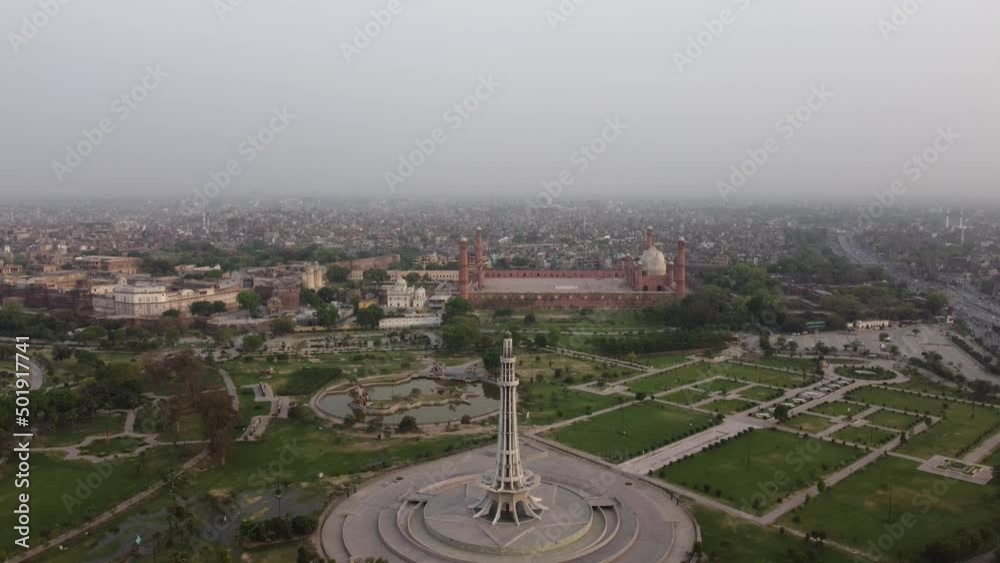 Stockvideon Beautiful and Historical Royal Mosque Badshahi Masjid and ...