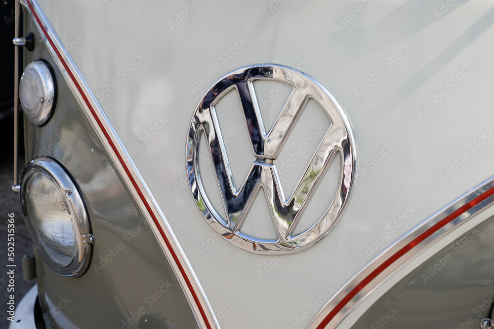 vw Volkswagen Type 2 vw front logo brand bulli Transporter Old vintage ...