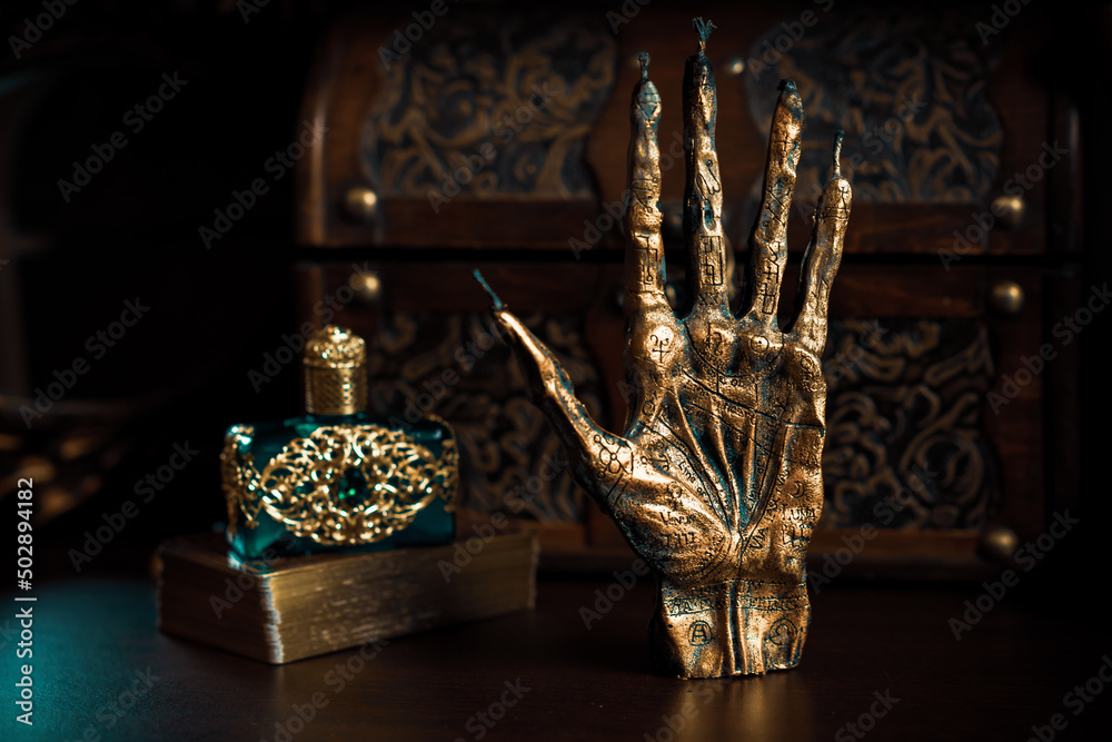 The palm of the hand with the signs, illustration for palmistry ...