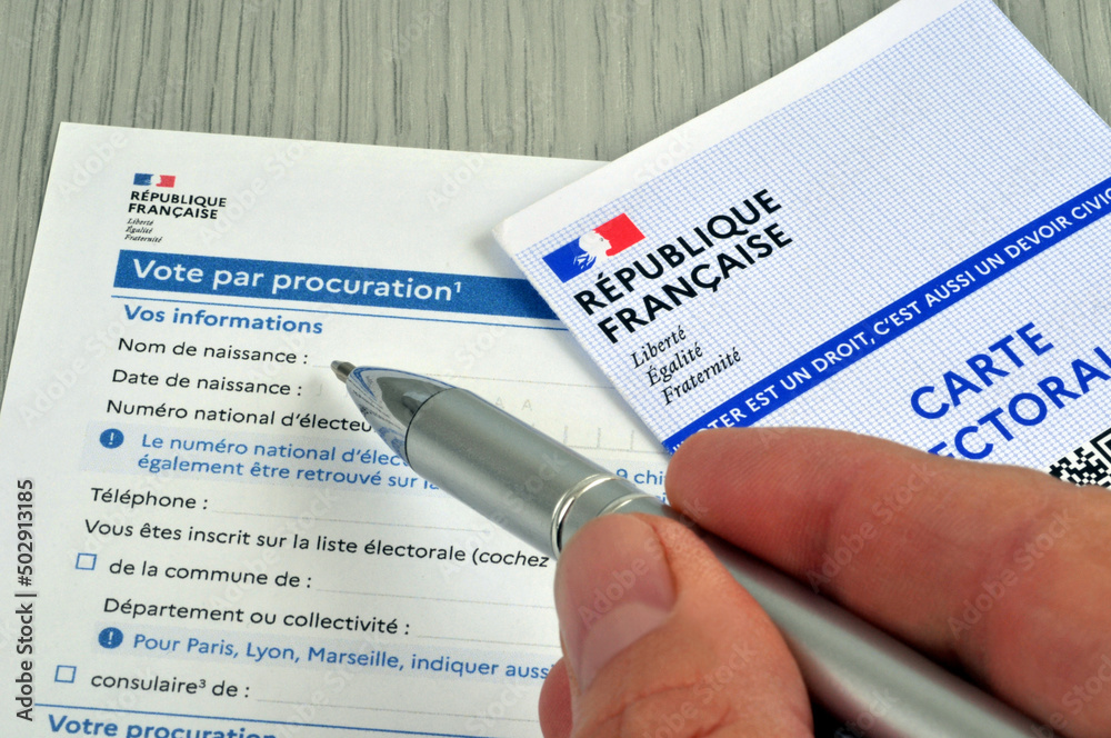 Remplir un document français pour un vote par procuration Stock Photo ...