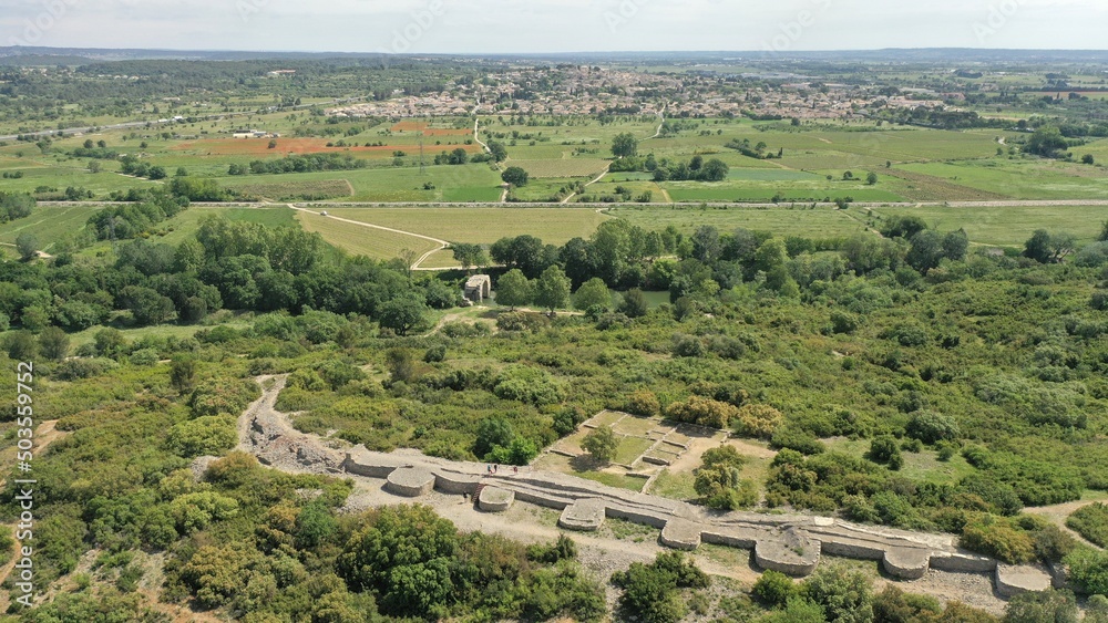 survol de la via domitia dans le Gard, sud de la France au bord du ...
