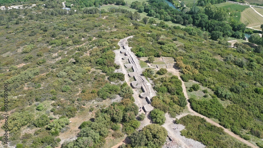 survol de la via domitia dans le Gard, sud de la France au bord du ...