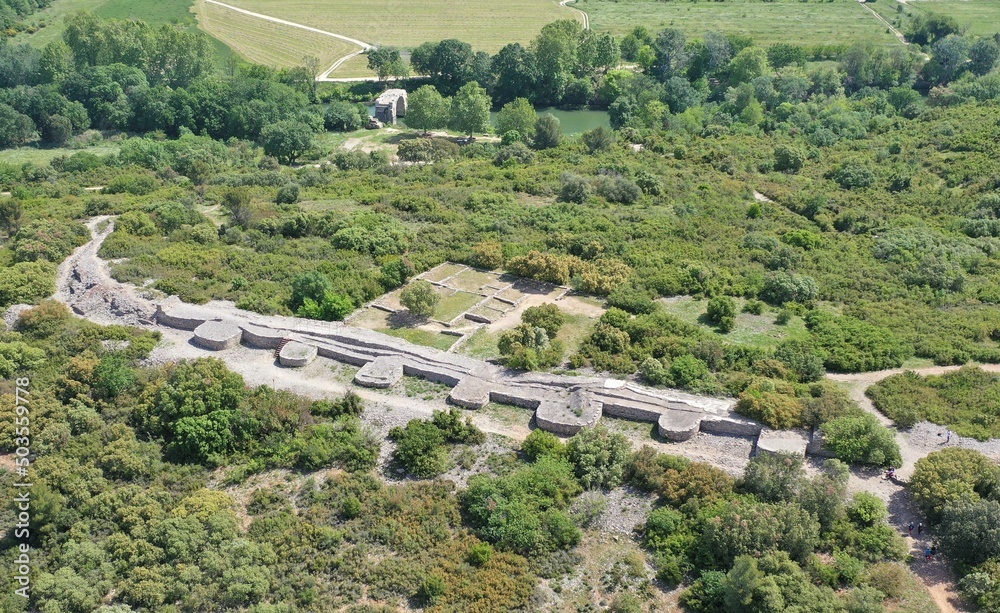 survol de la via domitia dans le Gard, sud de la France au bord du ...