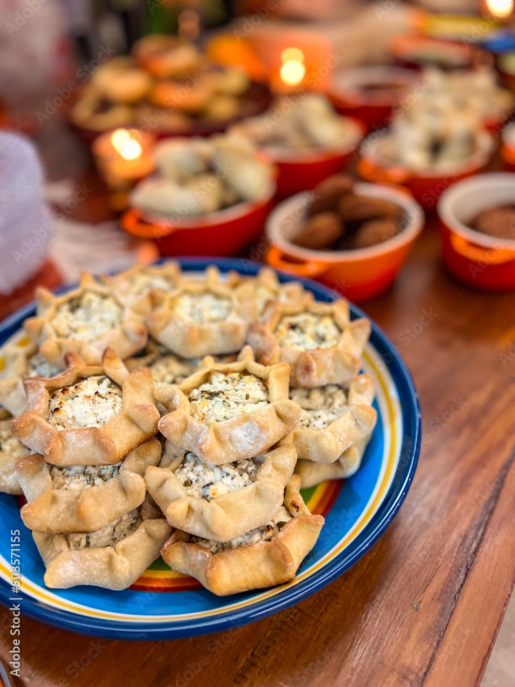 Themed dinner. Arab dinner. Arabic food. Tablescape. Tablesetting ...
