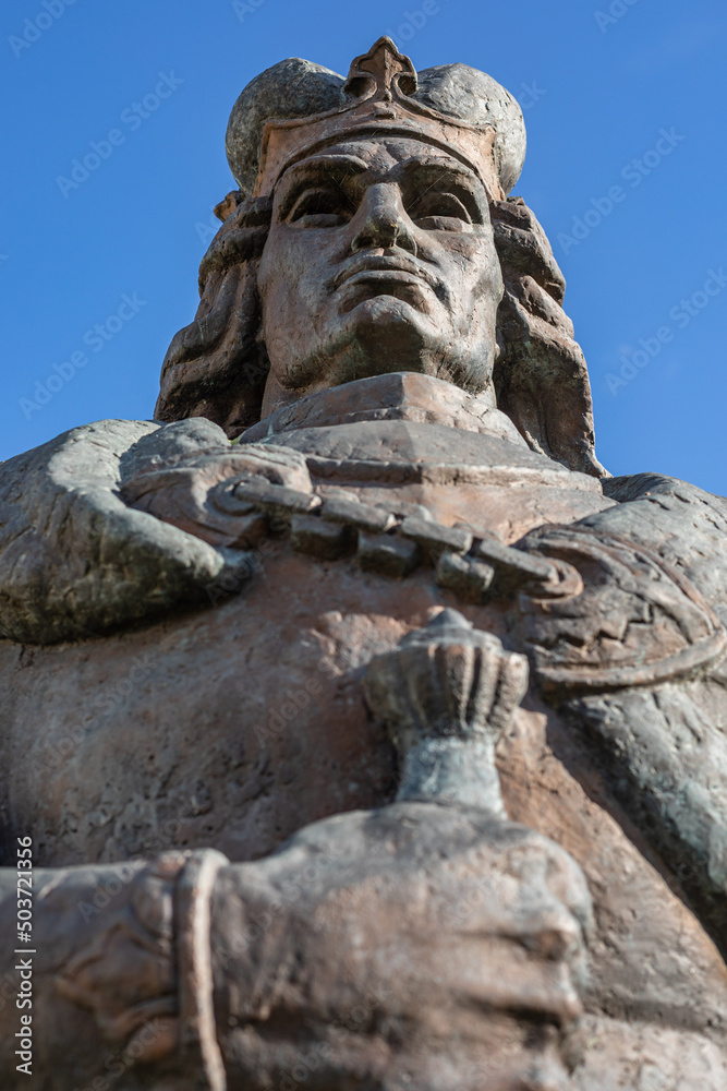 Sculpture of grand duke of Lithuania Vytautas the Great in Vilnius ...