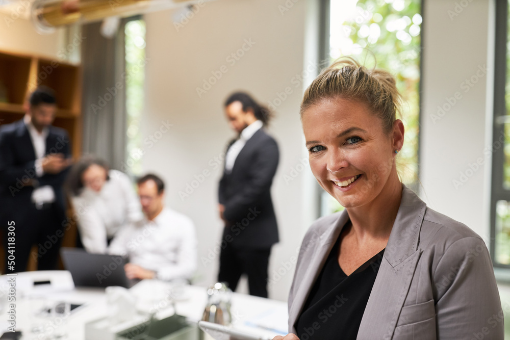 Geschäftsfrau mit Tablet PC als erfolgreiche Chefin Stock Photo | Adobe ...