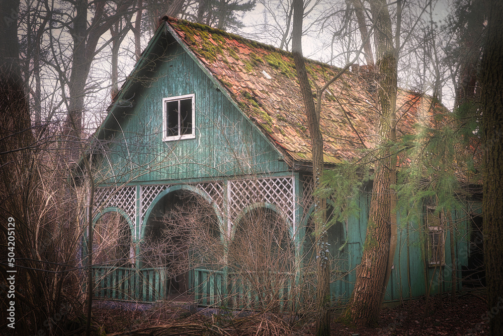 Verlassendes Haus im Wald - house in the forest - Verlassener Ort ...