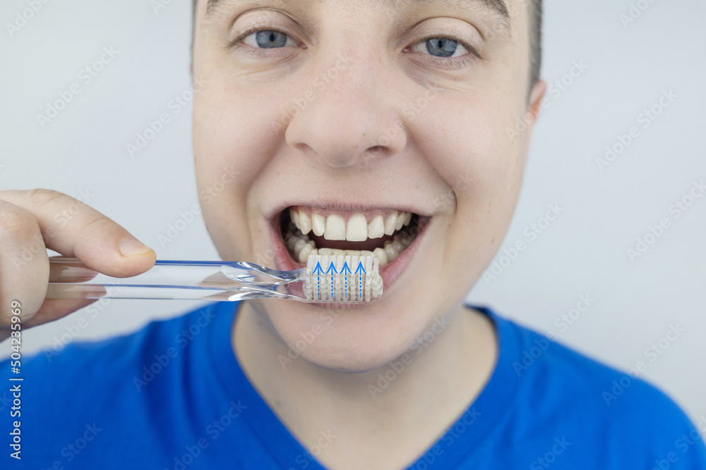 Instructions on how to brush your teeth. Step-by-step scheme. Clean ...