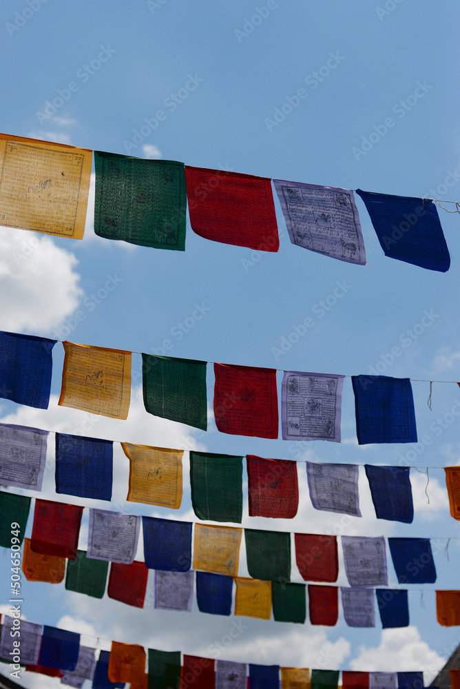 Drapeaux et fanions suspendus Stock Photo | Adobe Stock