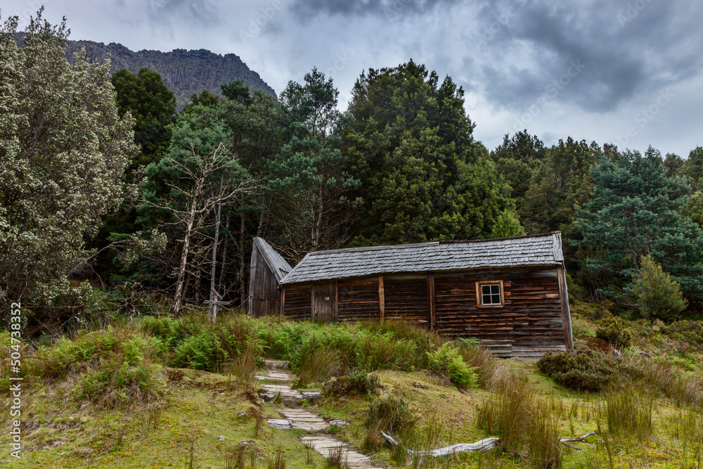 Hut along Overland Track Tasmania, Cradle mountain National Park ...