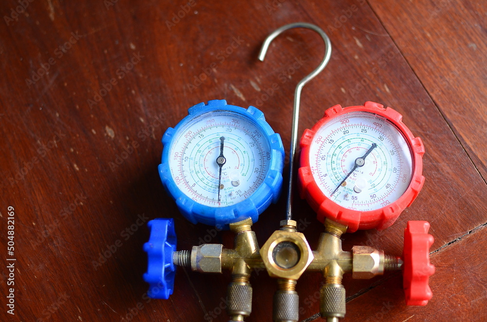 manifold gauge Stock Photo | Adobe Stock