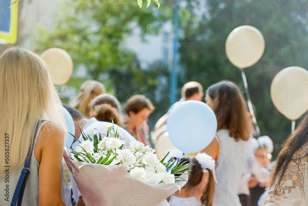 Foto de School leavers celebrate the 'Day of Farewell Bell' dedicated ...