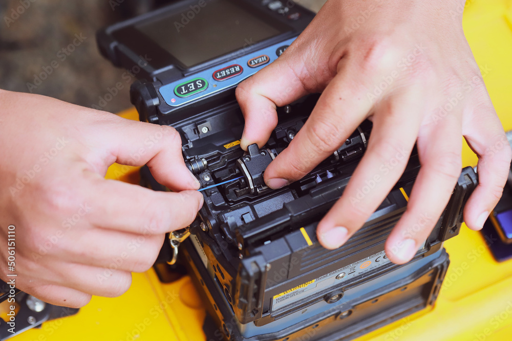 Fotka „Fiber Optic Fusion Splicing Cable Internet signal and Wire ...