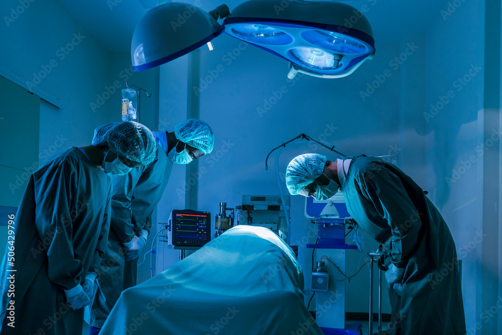 Team of surgeon doctor paying respect and tribute to the organ donor ...