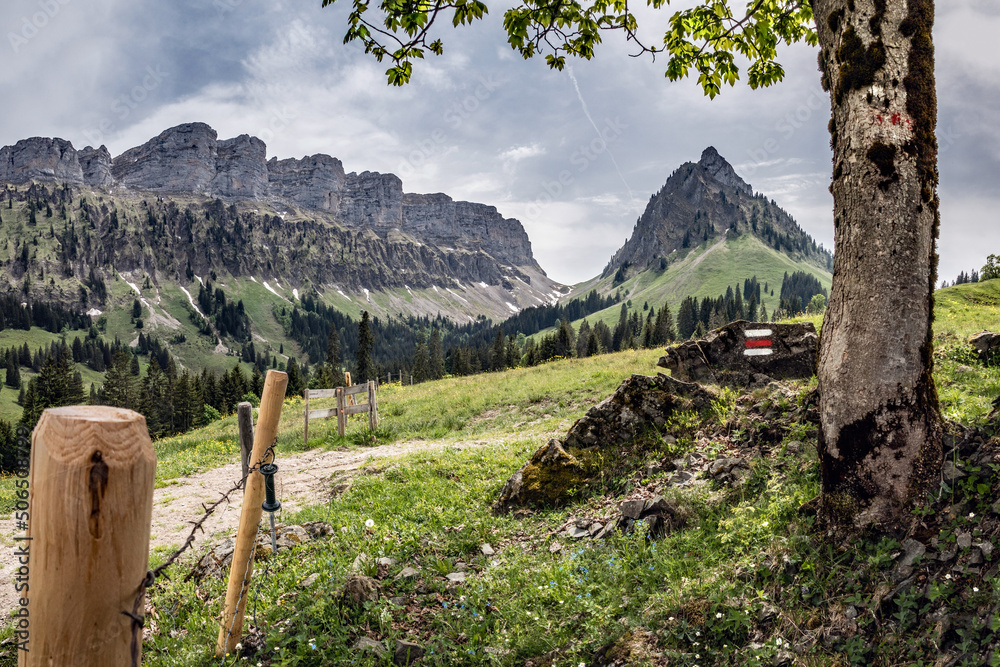 Eriz, Eriztal, Burst und die sieben Hengste, Innereriz, Justistal, Sichle, Wanderweg, wandern ...