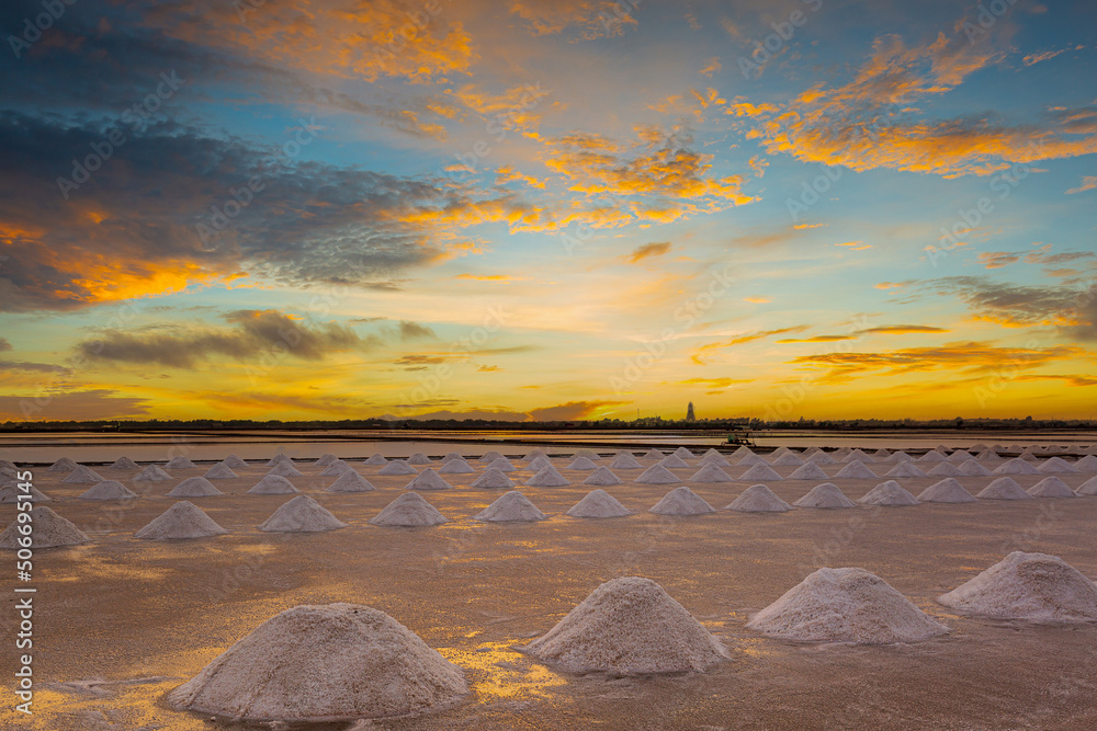 Salt industry,sunset on a pink salt lake,Sunset salt farming (Naklua ...