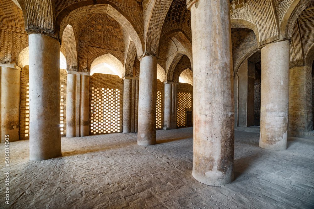 Ancient columns of hypostyle hall inside Jameh Mosque of Isfahan Stock ...