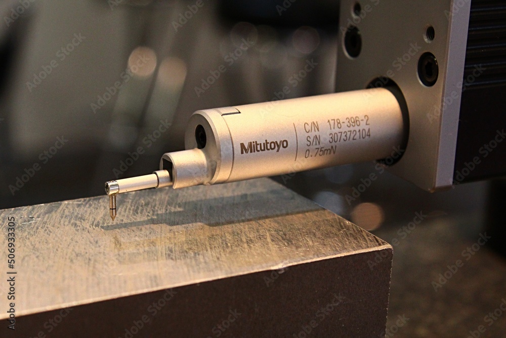 Head of tactile precision roughness measurement device manufactured by ...