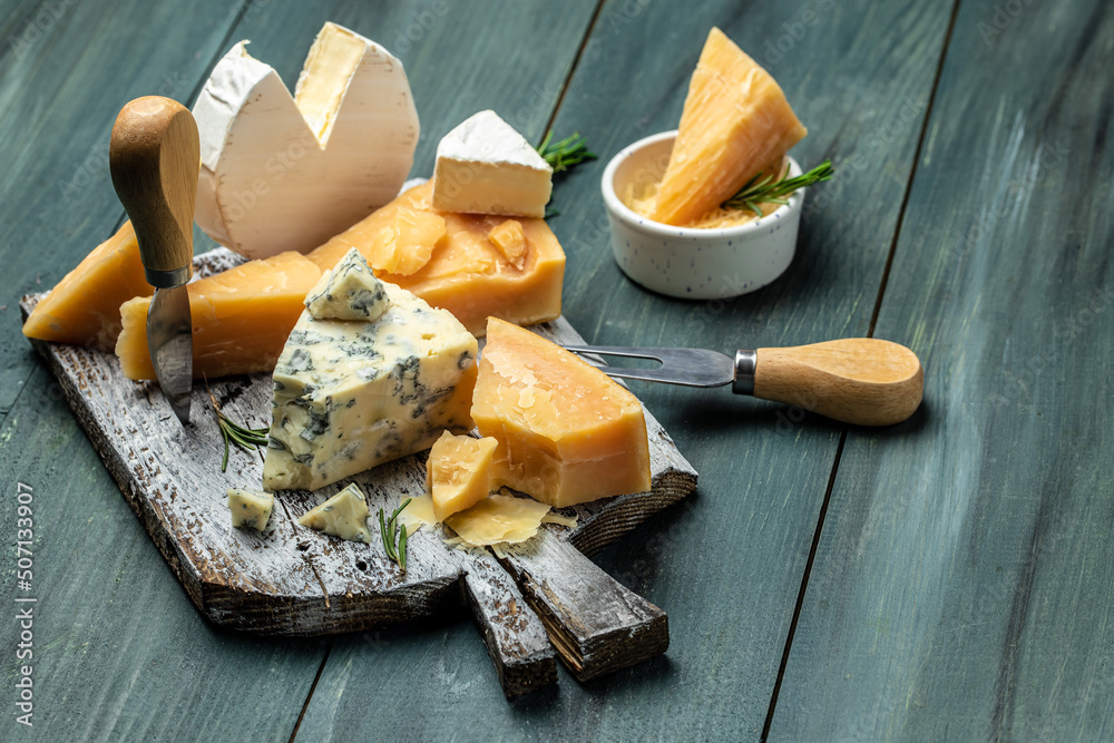 Different types of cheese. Cheeses mix set dor blu chedar camamber brie ...