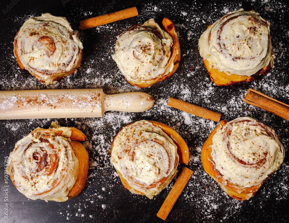 tablas de roles Stock Photo | Adobe Stock