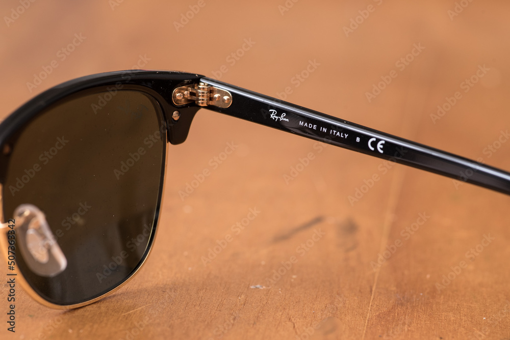 Ray-Ban Black Clubmaster with Gold frame and classic G-15 Lens. Ray-Ban ...