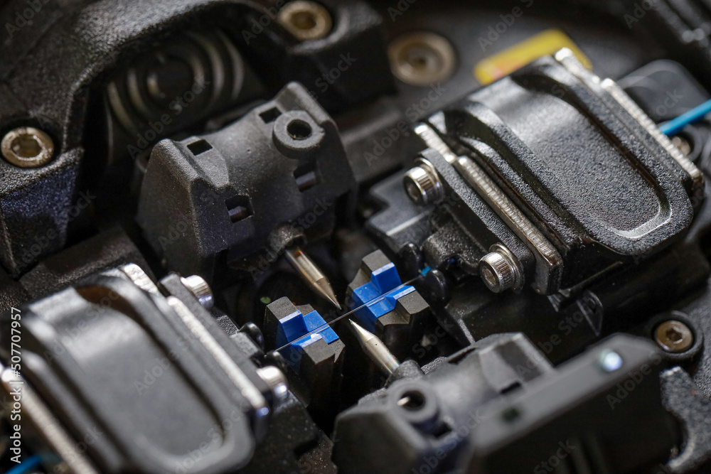 Fiber Optic Fusion Splicing Cable Internet signal and Wire connection ...