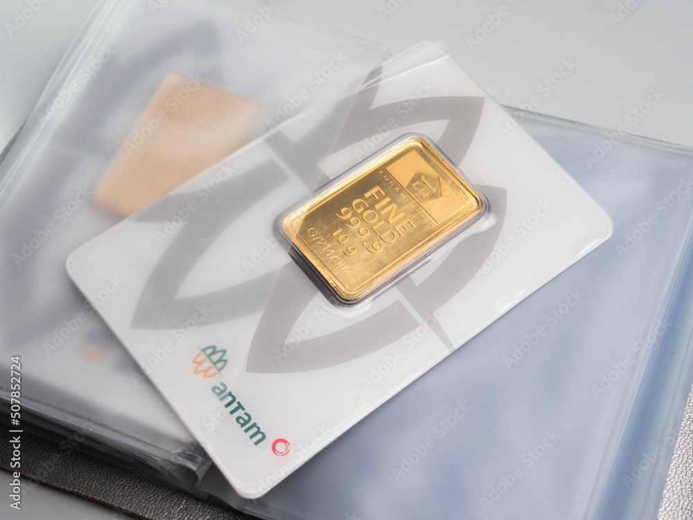 Jakarta, 30 May 2022, Pictures of 999 24k gold that produced by PT ...