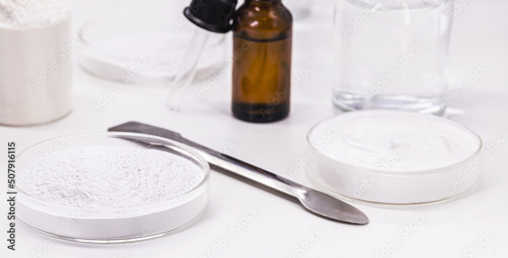 petri dish with crude Benzoyl Peroxide, used in the preparation of ...