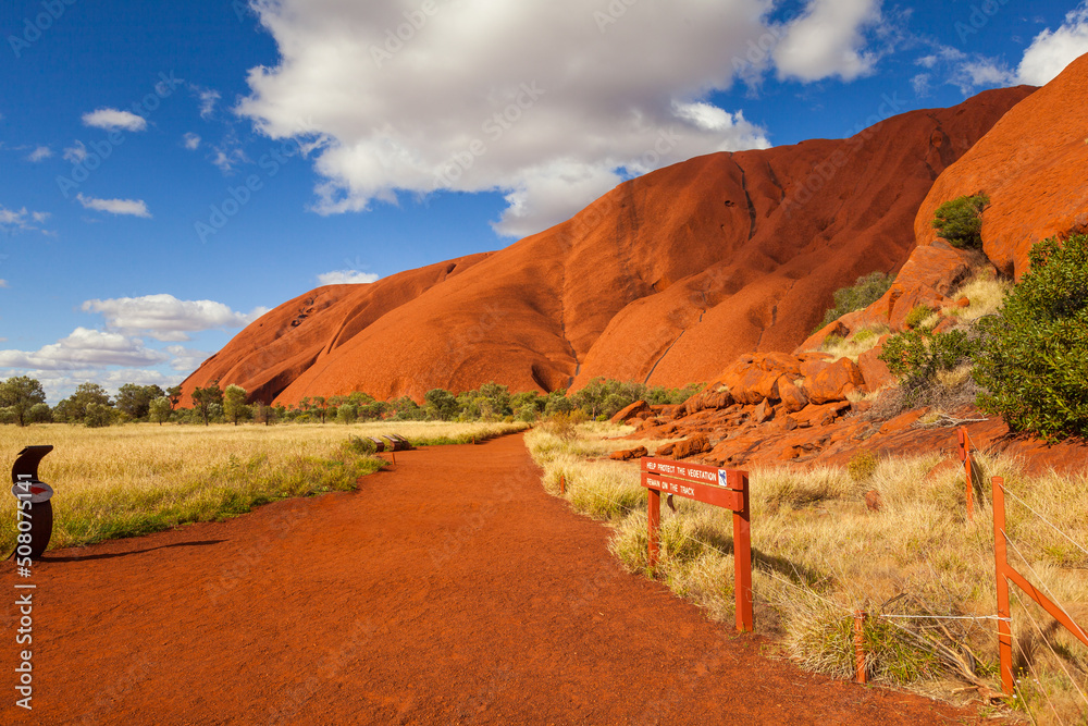 The beginning of the Mala Walk, Uluru, Uluru-Kata Tjuta National Park ...