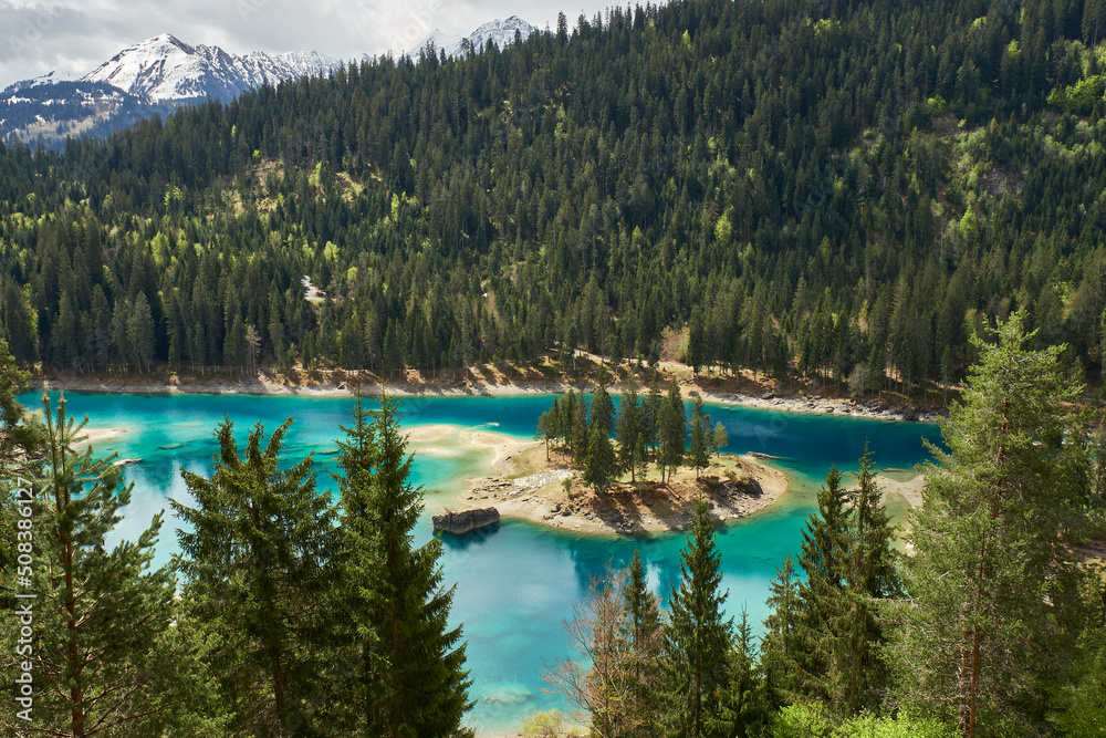 Foto de Lago di Caumasee, cantone dei Grigioni, Svizzera do Stock ...