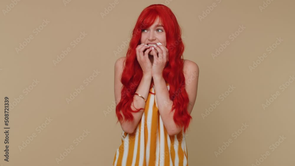 Vidéo Stock Stressed depressed redhead woman 20 years old in tank top ...