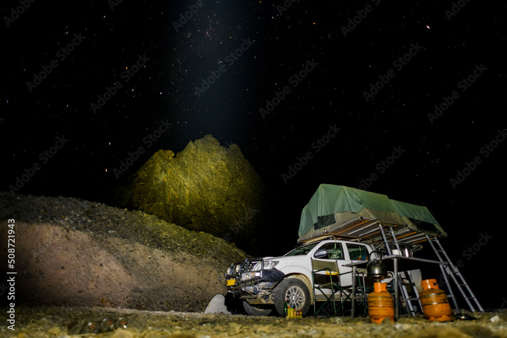 Offroad 4X4 car with tent in African bush during a safari adventure ...