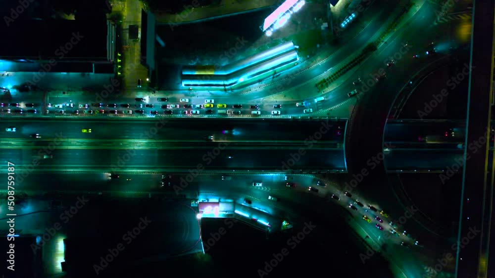 Vidéo Stock car traffic transportation above circle roundabout road in ...