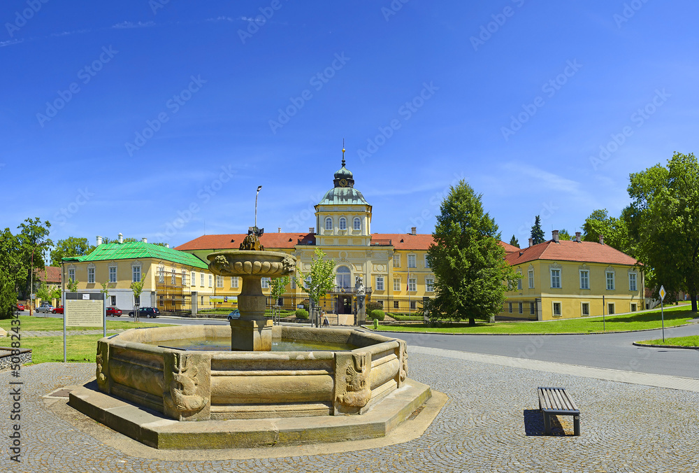 New Castle in Horovice is the origin of the early Baroque building ...