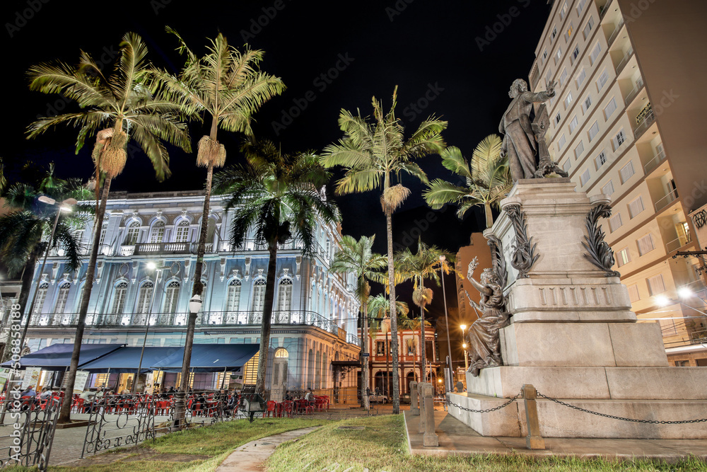 Foto de Centro velho de Campinas e estátua de Carlos Gomes - Monumento ...