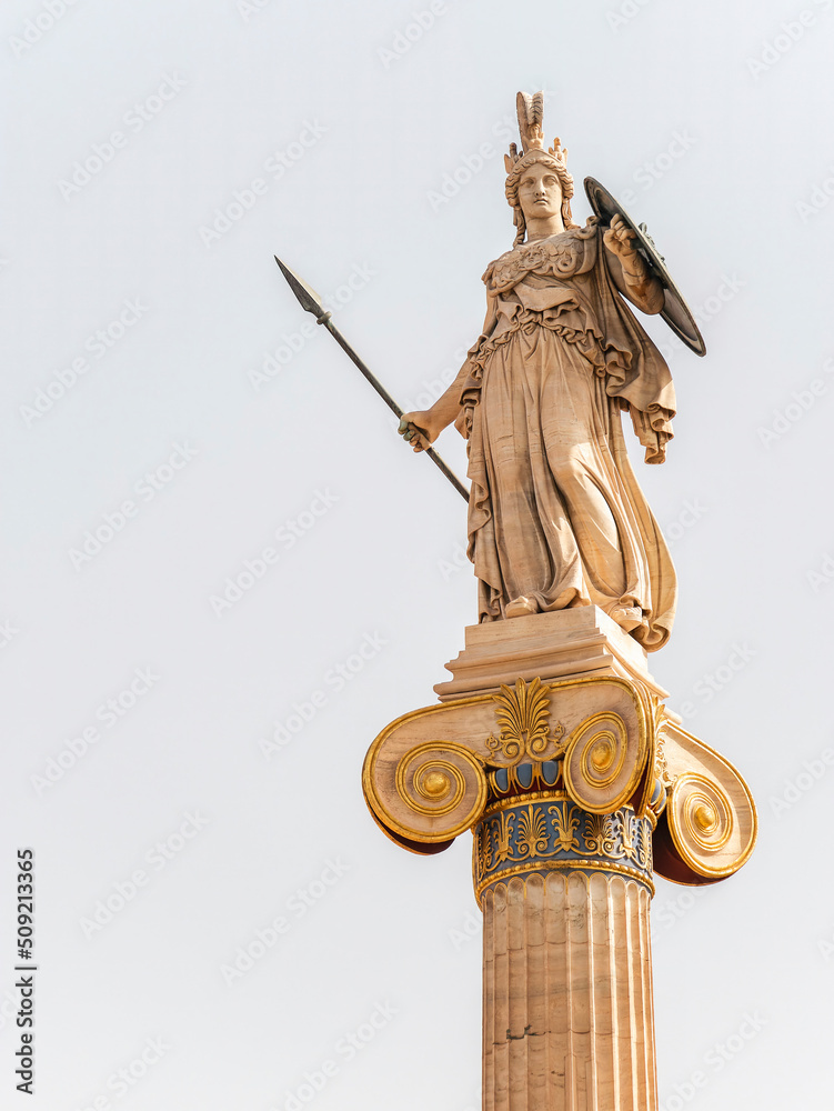 Foto de Athena statue, the ancient Greek goddess of wisdom, stands on ...