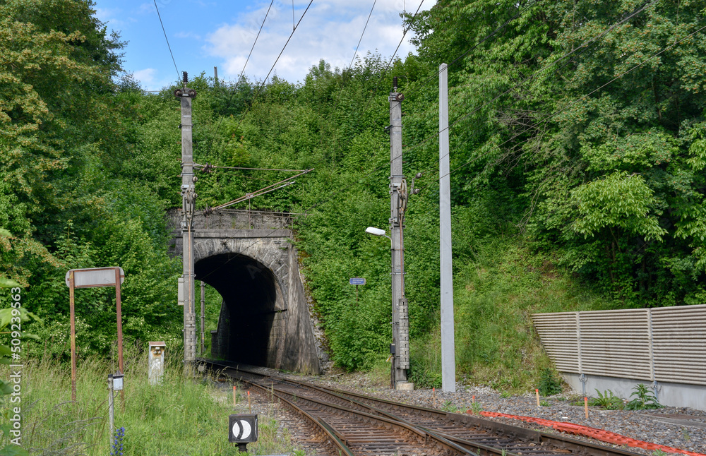 Garsten, Bahnhof, Einfahrt, Rudolfsbahn, Tunnel, Gleis, Gleise ...