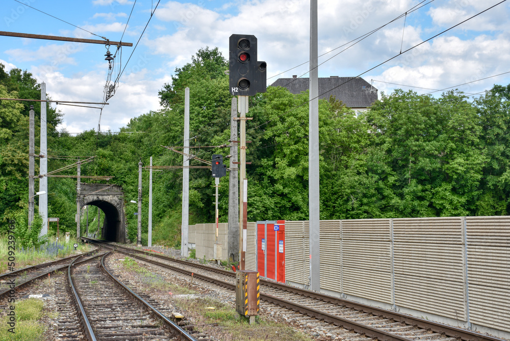 Garsten, Bahnhof, Einfahrt, Rudolfsbahn, Tunnel, Gleis, Gleise ...