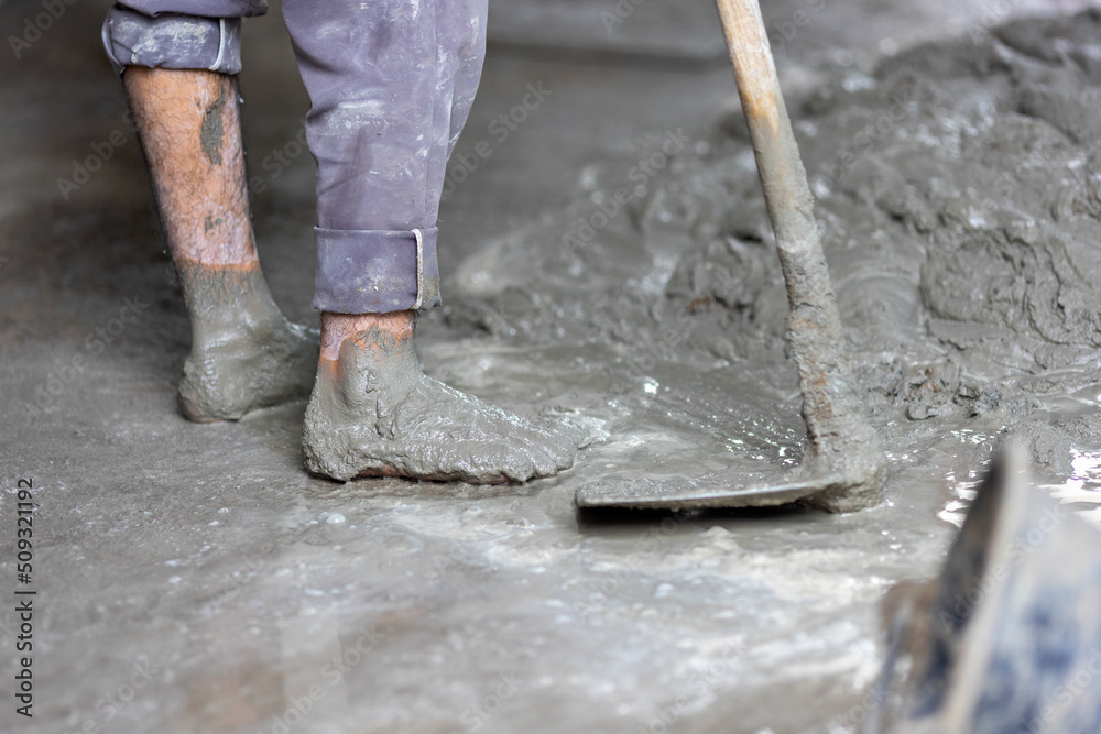 Unsafe construction of Myanmar migrant workers while pouring concrete ...