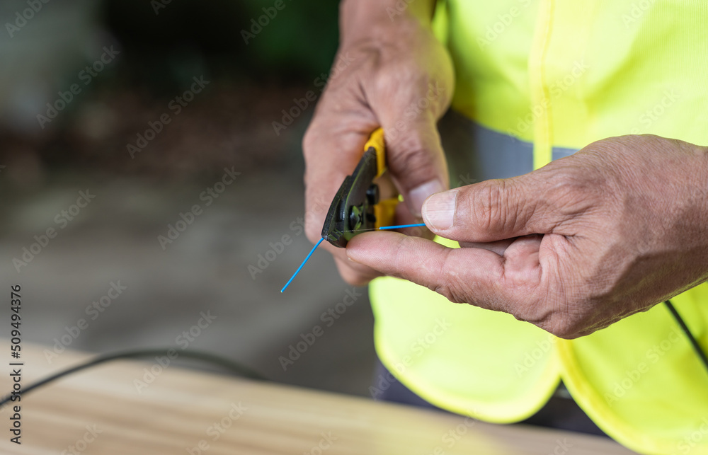 Fiber Optic Fusion Splicing Cable Internet signal and Wire connection ...