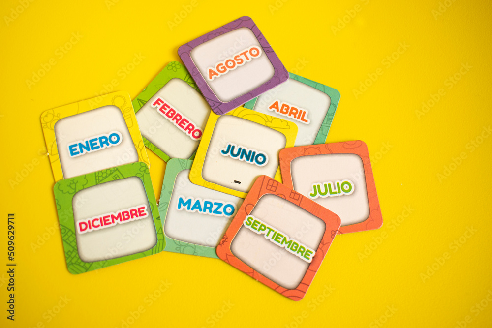 Foto de los meses del año do Stock | Adobe Stock