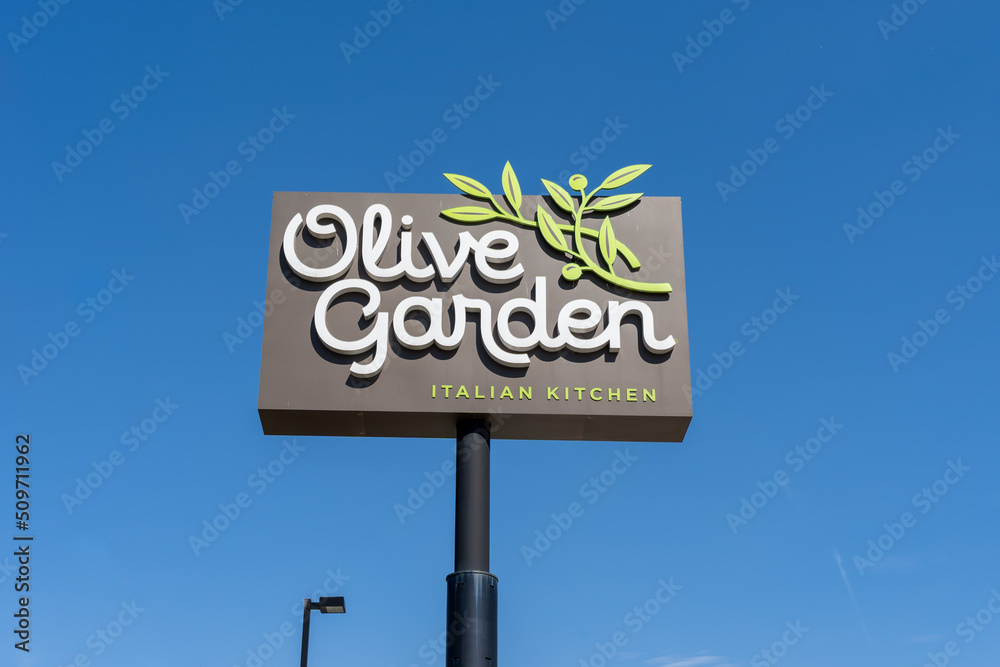 Houston, Texas, USA - March, 2, 2022: An Olive Garden pole sign with ...