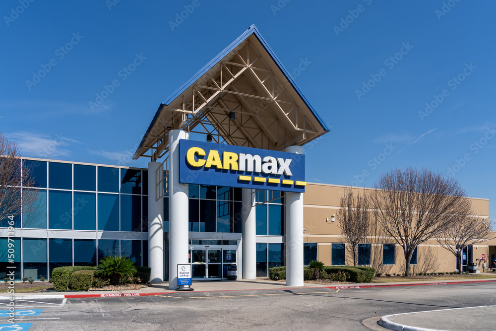 Houston, TX, USA - March 2, 2022: A CarMax office building in Houston ...