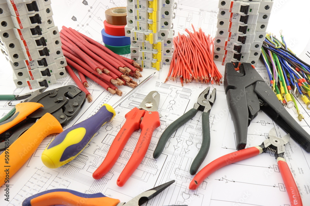 Automatic current switches and materials for the installation of the ...