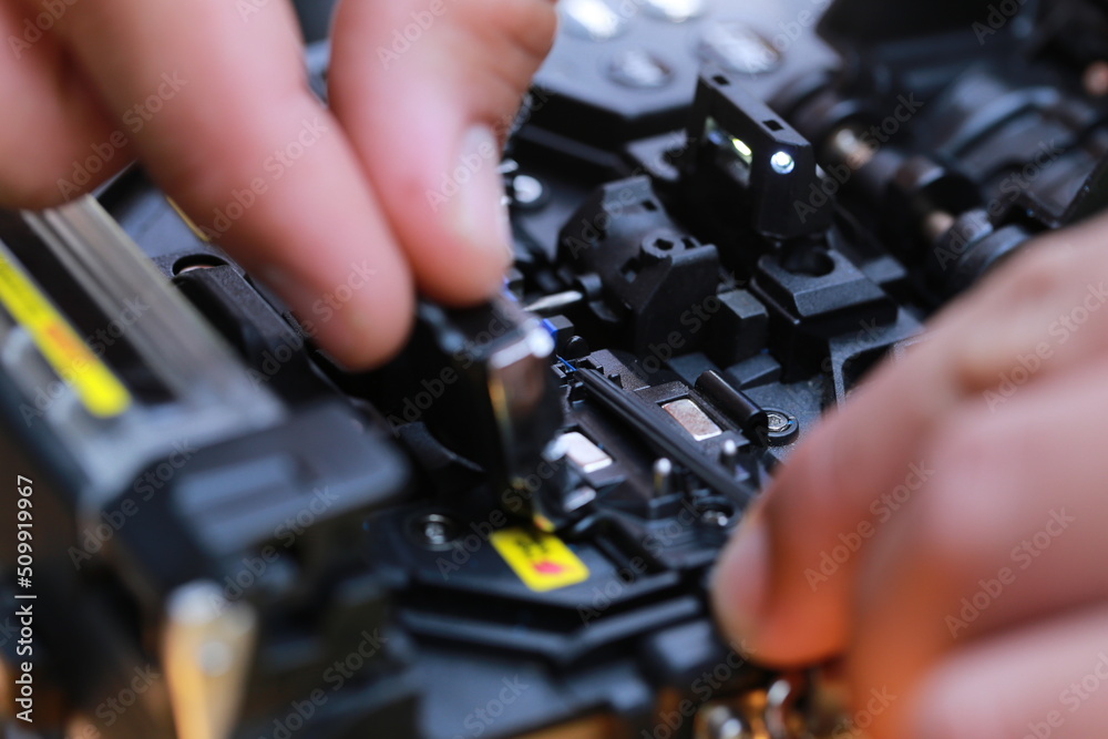 Fiber Optic Fusion Splicing Cable Internet signal and Wire connection ...