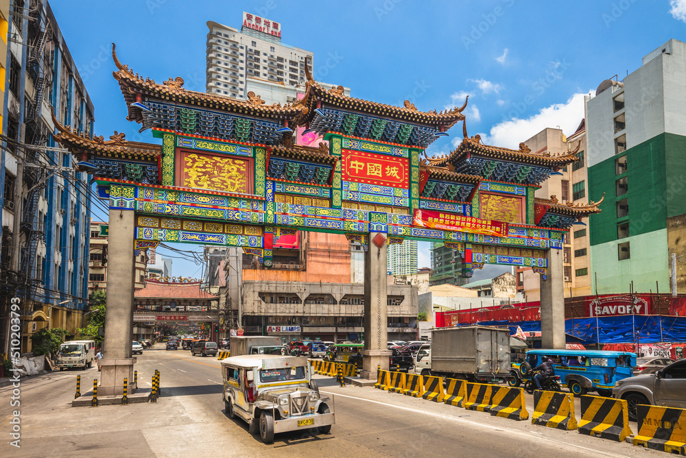April 8, 2019: Binondo Chinatown Arch at the entrance from Jones Bridge ...